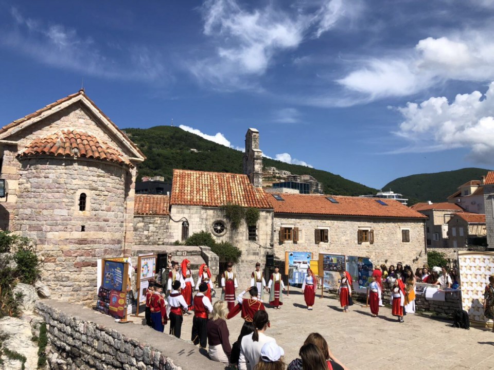 Druga međunarodna konferencija Asocijacije najboljih nastavnika bivše Jugoslavije u Budvi ...