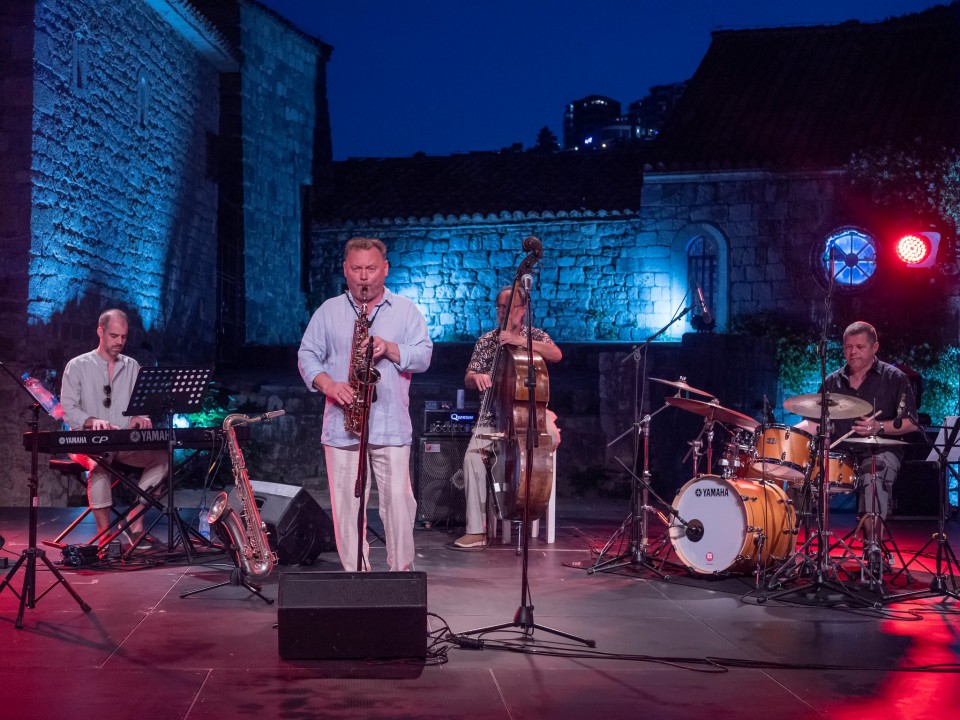 (FOTO) Magični zvuci saksofona Olega Kireyeva kao završni dio ciklusa „Igre Jazz-a“ - Vijesti ...
